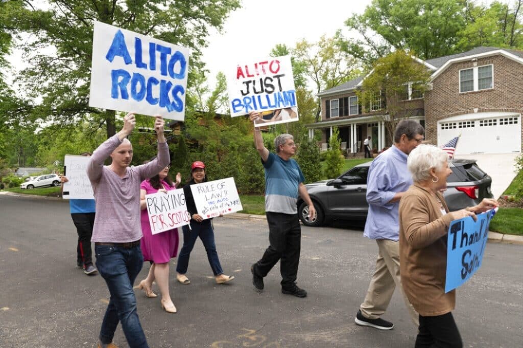 Picketing Outside the Homes of Judges and Justices | The First Amendment Encyclopedia